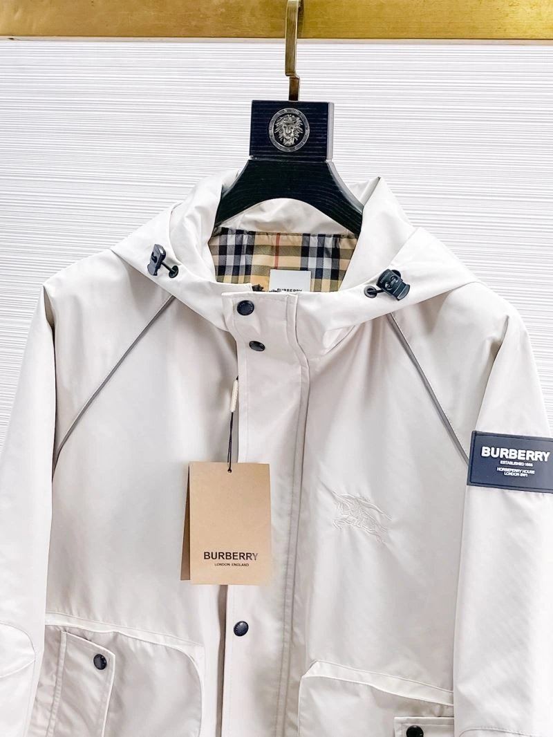 Low-cost Burberry Outwear