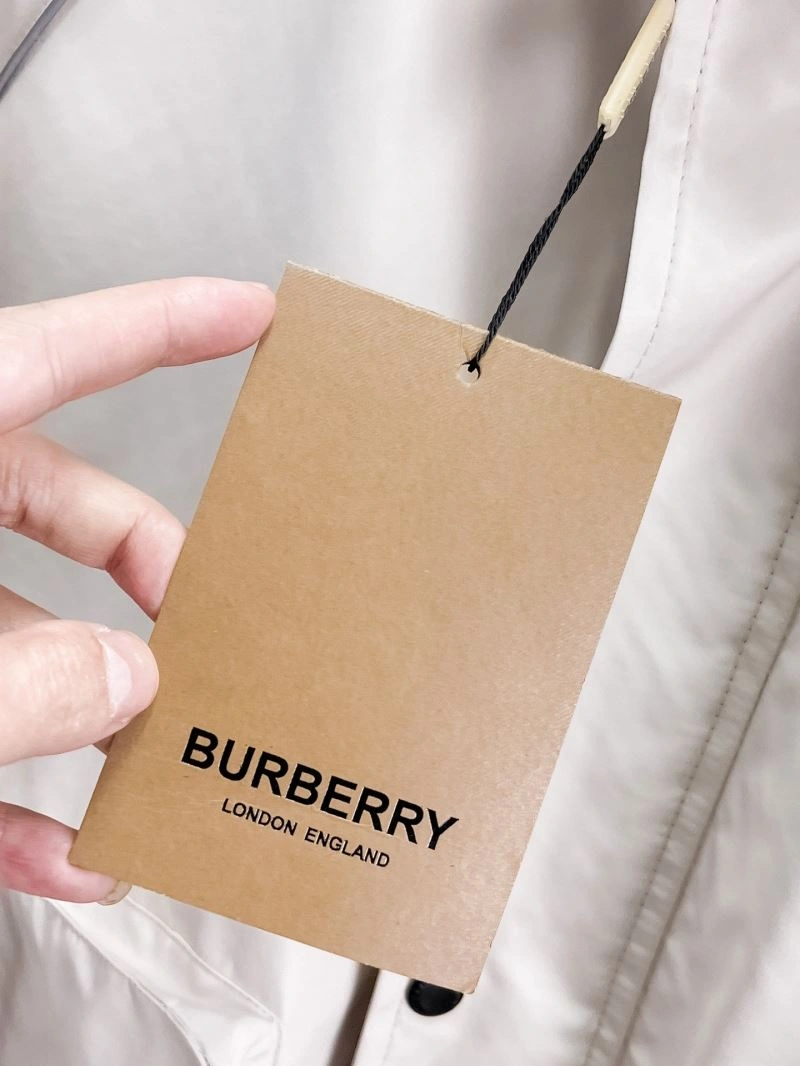 Low-cost Burberry Outwear