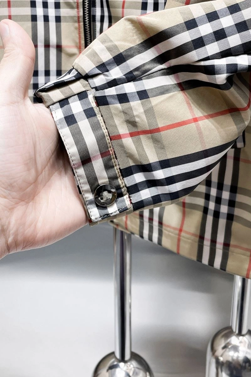 Bargain Burberry Outwear