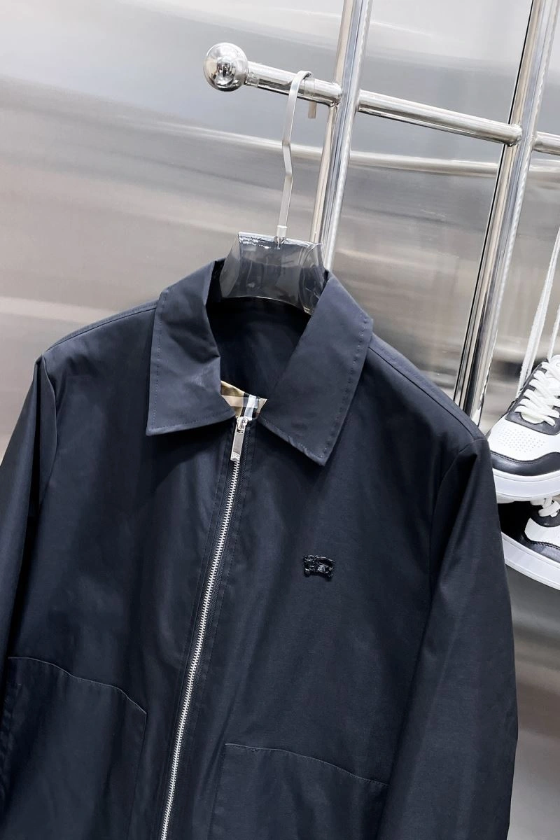 Bargain Burberry Outwear