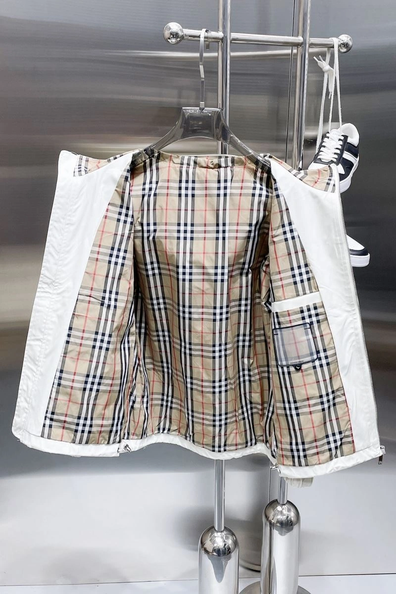 Economical Burberry Outwear