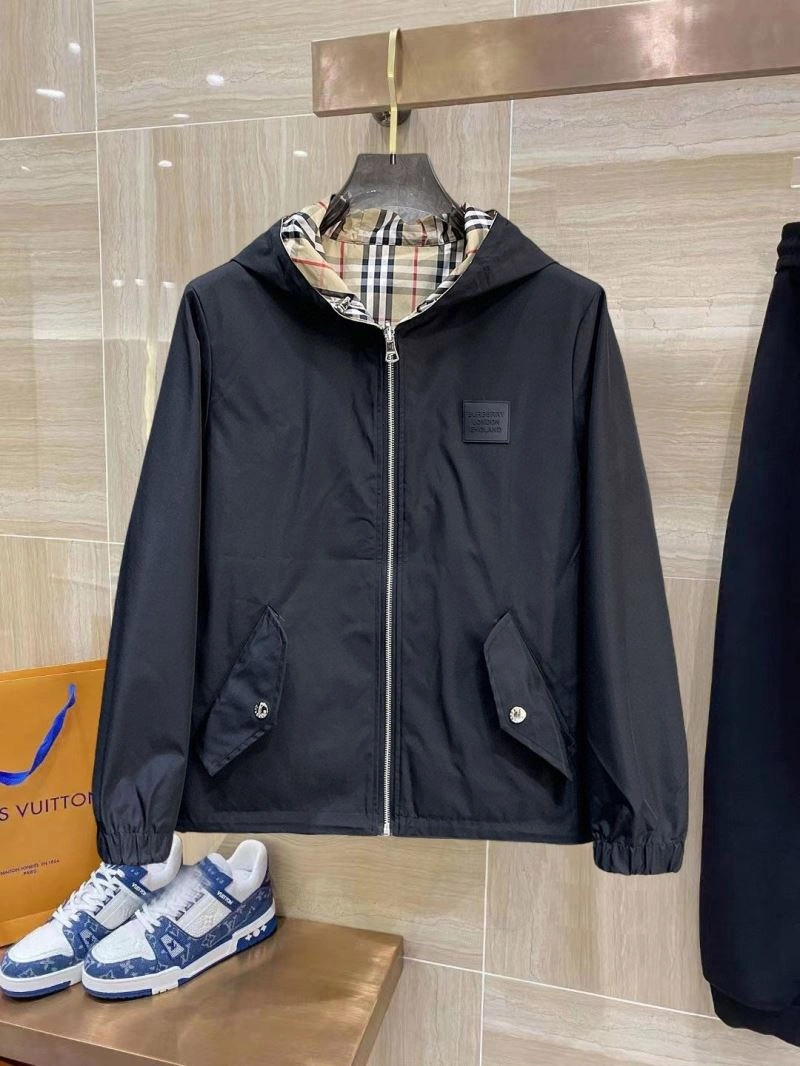 Low-cost Burberry Outwear