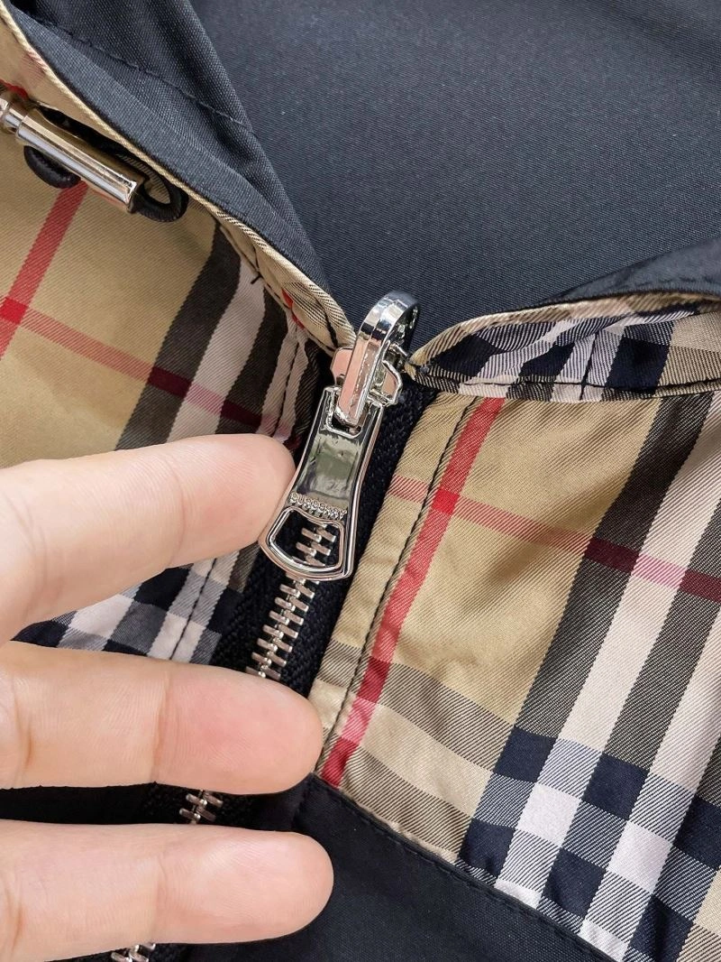 Low-cost Burberry Outwear