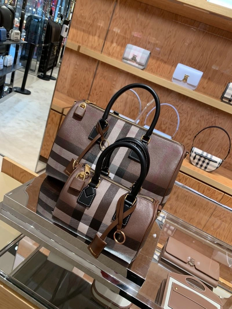 High accuracy Burberry Pillow Bags