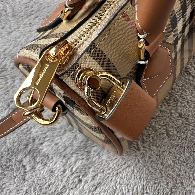 Accurate model Burberry Pillow Bags