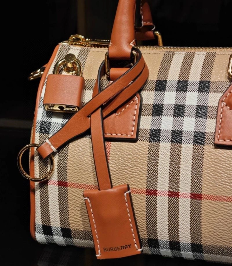 Accurate model Burberry Pillow Bags