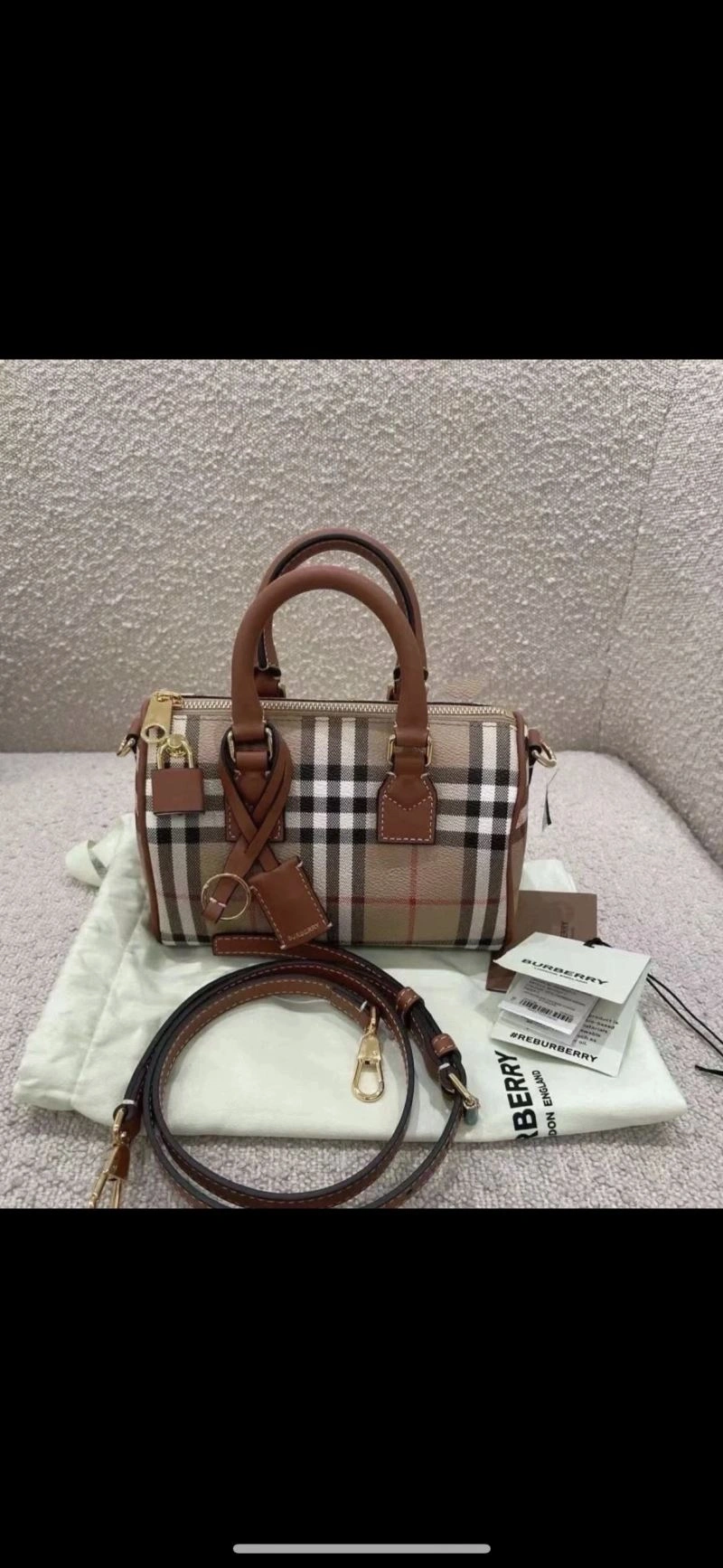 Accurate model Burberry Pillow Bags