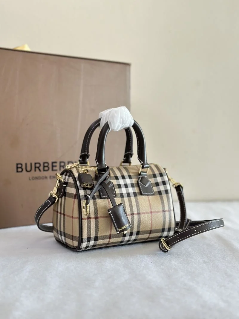 Low-cost Burberry Pillow Bags