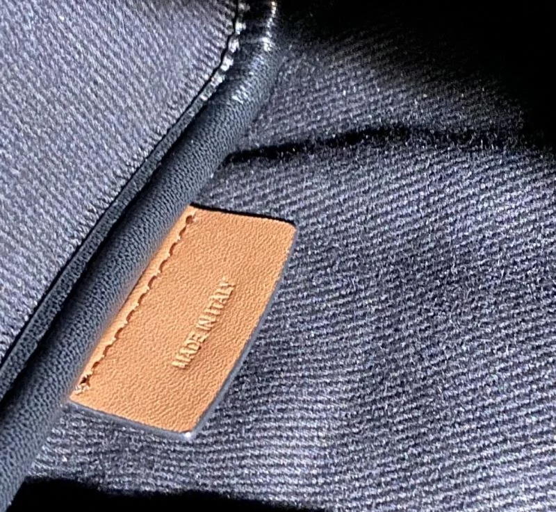 Accurate model Burberry Pillow Bags