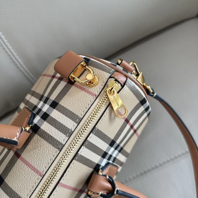 Accurate model Burberry Pillow Bags