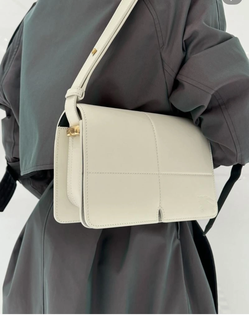Factory-made Burberry Satchel Bags