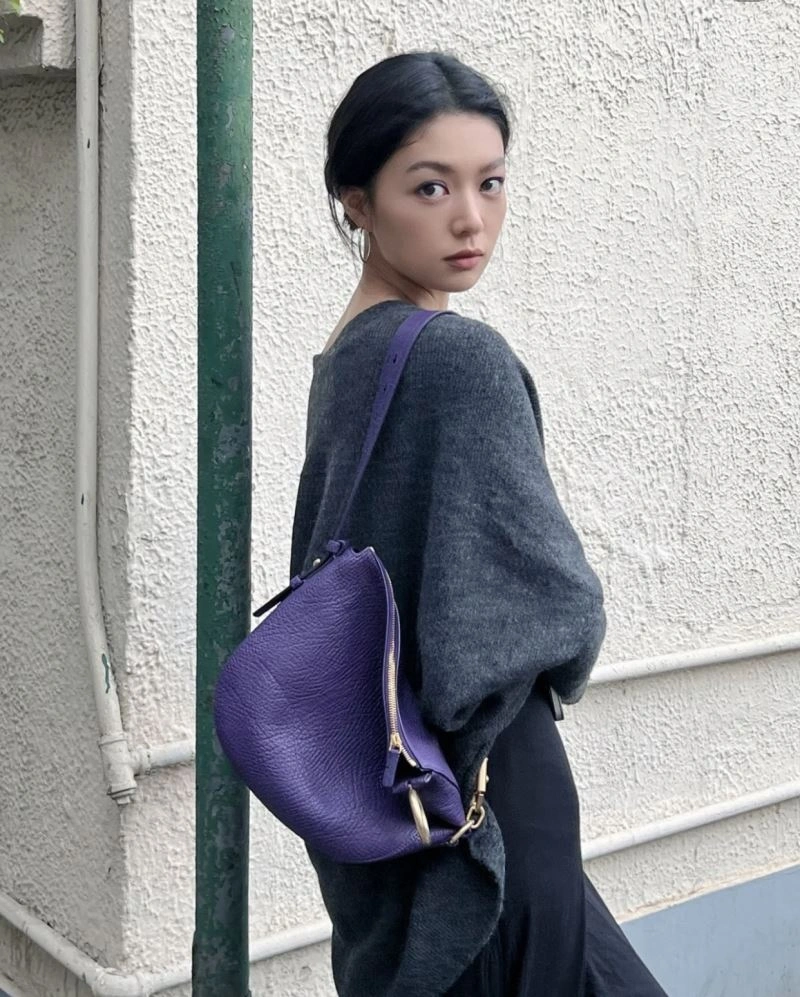Value-priced Burberry Satchel Bags