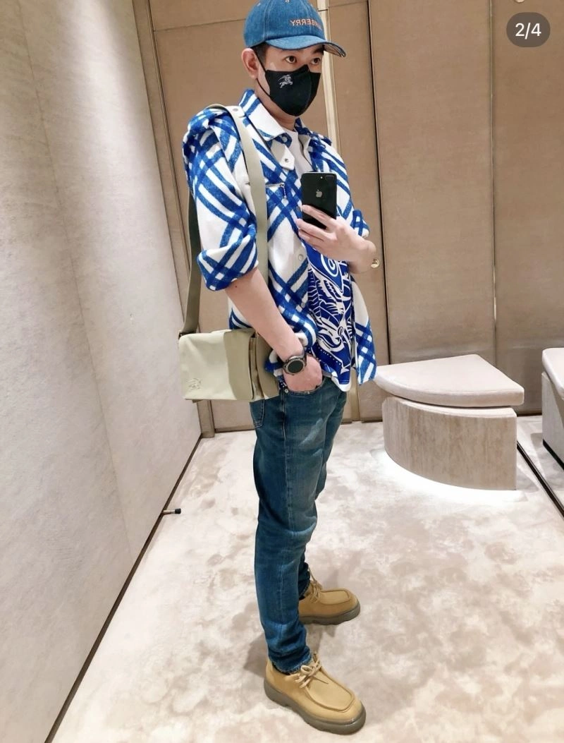 Value-priced Burberry Satchel Bags