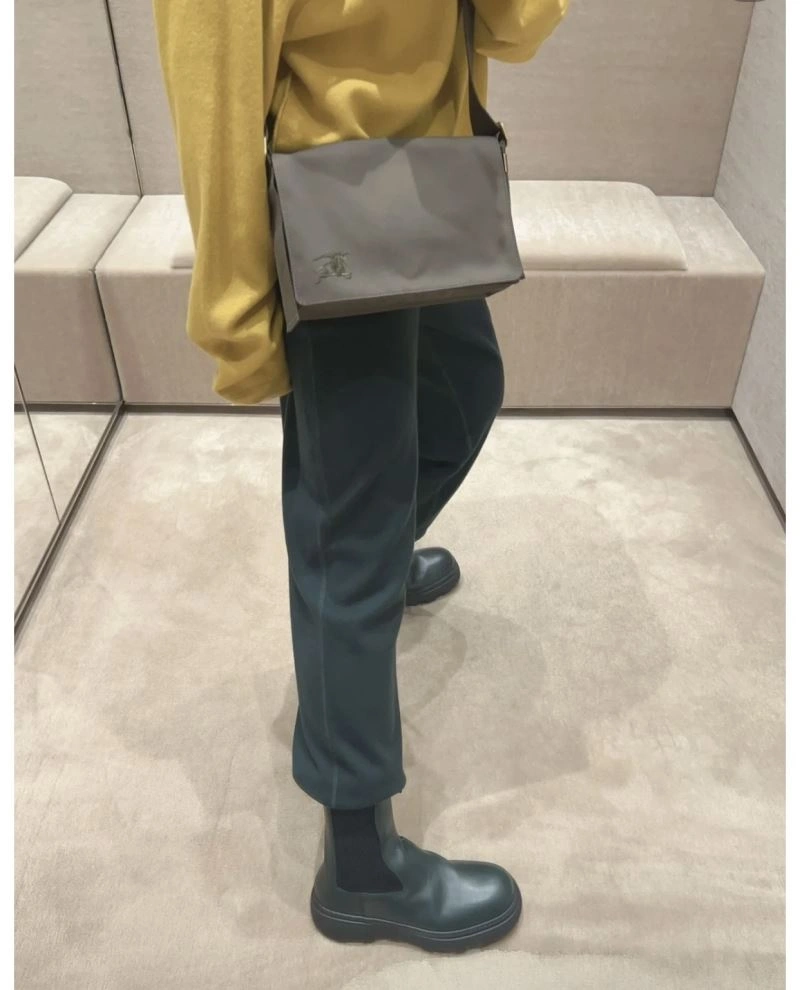 Value-priced Burberry Satchel Bags