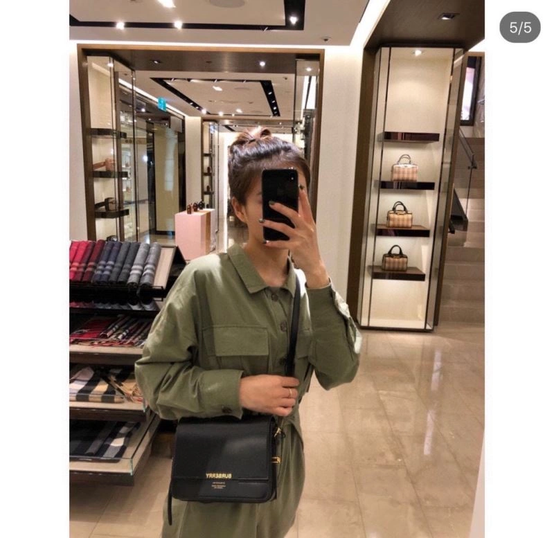 Accurate model Burberry Satchel Bags
