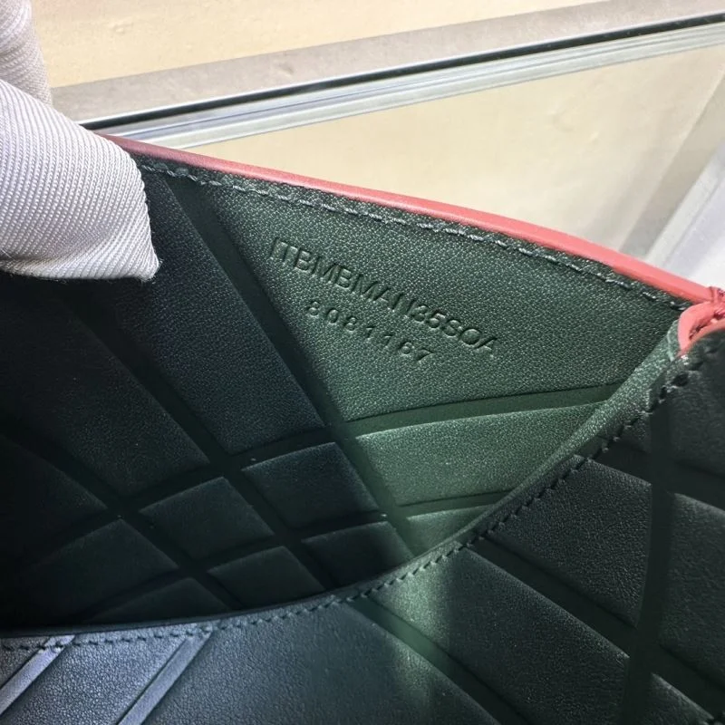 Factory-made Burberry Satchel Bags