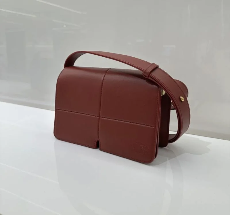 Top mirror Burberry Satchel Bags