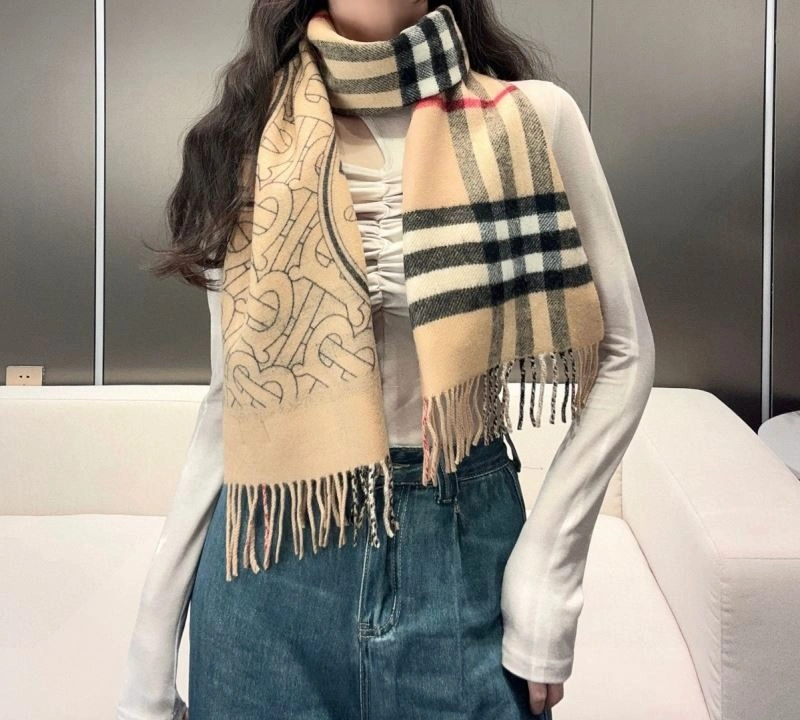 Low-cost Burberry Scarf