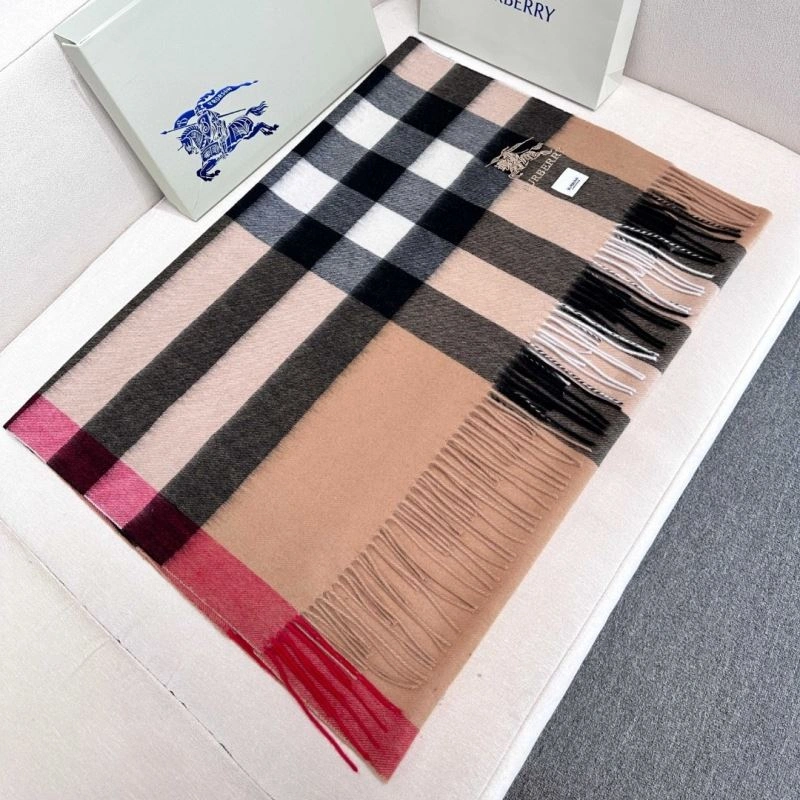 Accurate model Burberry Scarf