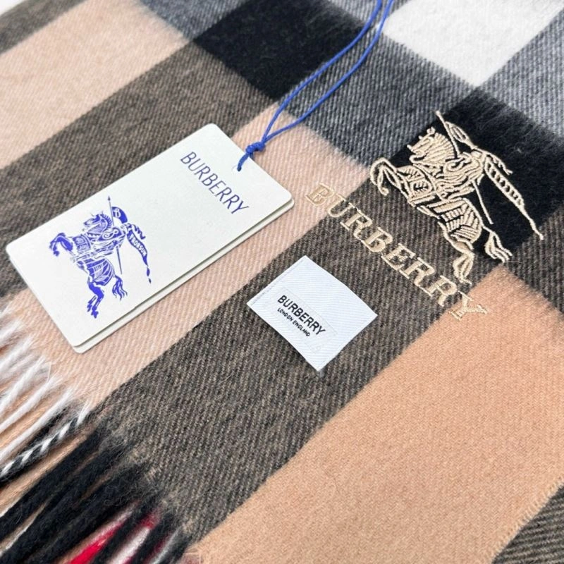 Accurate model Burberry Scarf