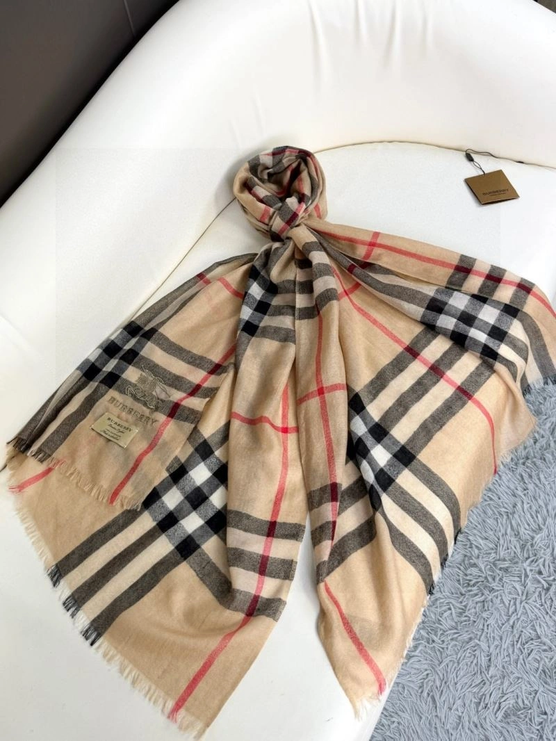 Top mirror Burberry Scarf