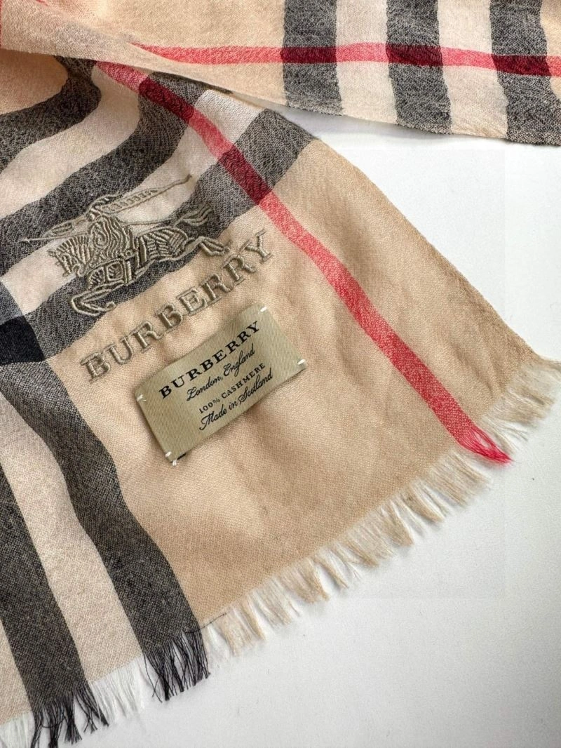 Top mirror Burberry Scarf
