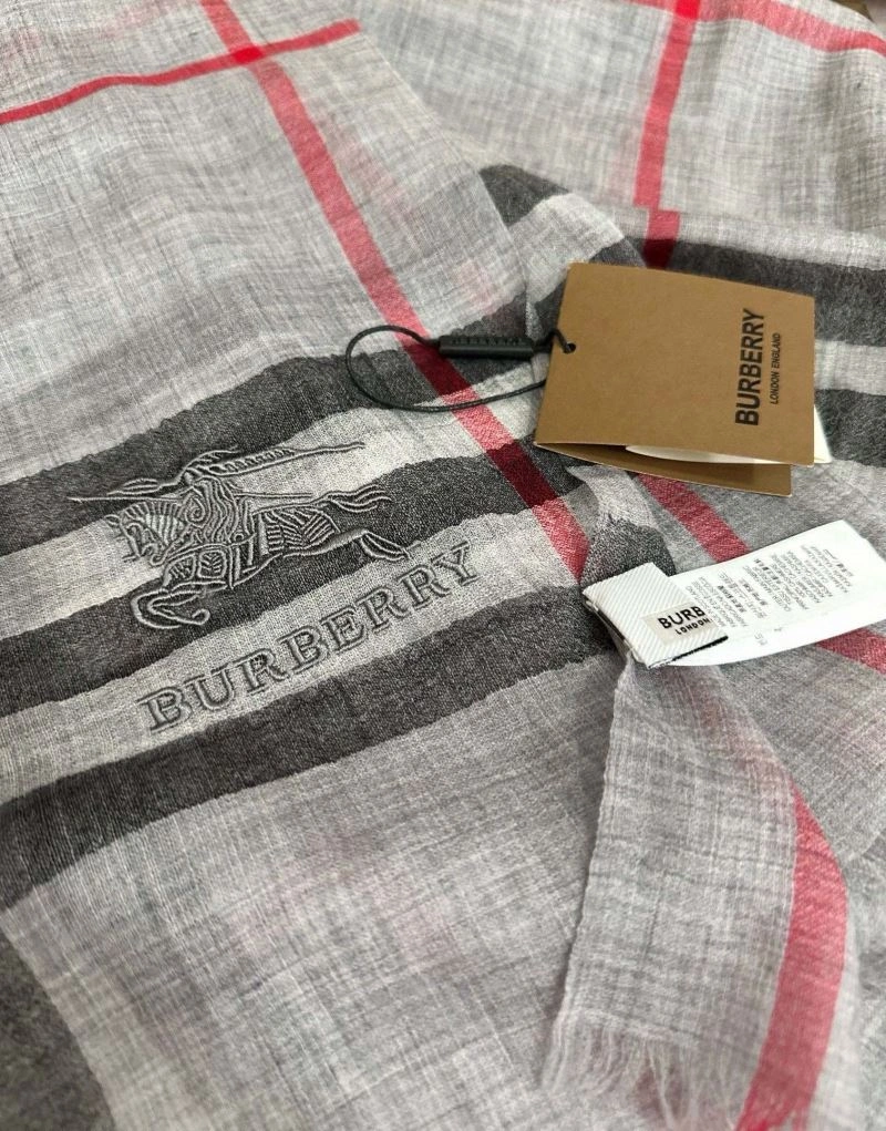 Top mirror Burberry Scarf