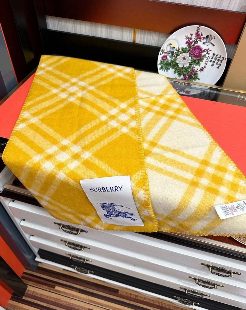Accurate model Burberry Scarf