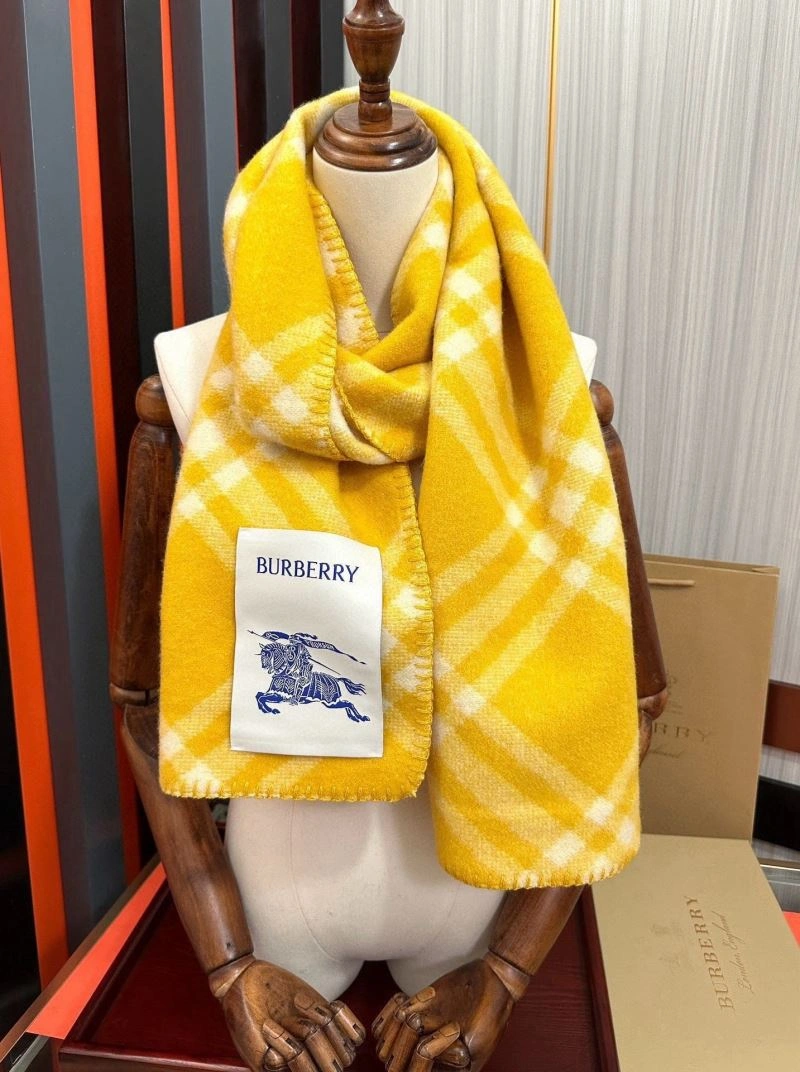 Accurate model Burberry Scarf