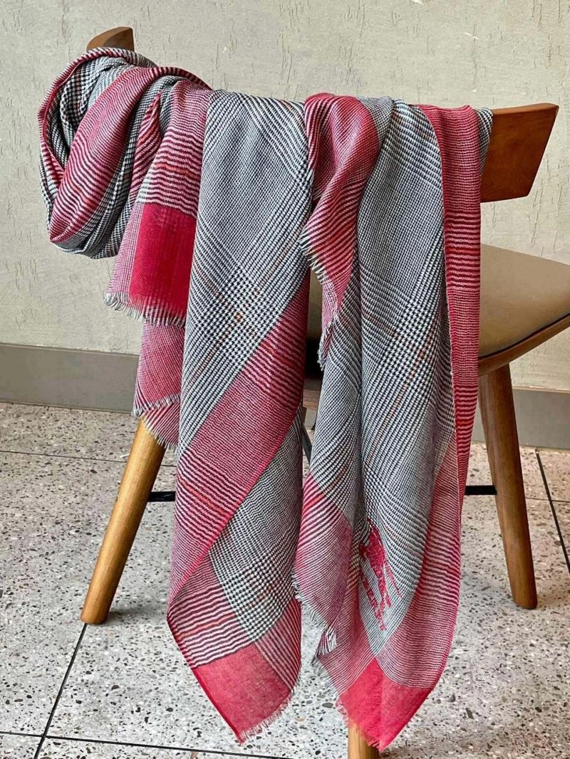 Inexpensive Burberry Scarf