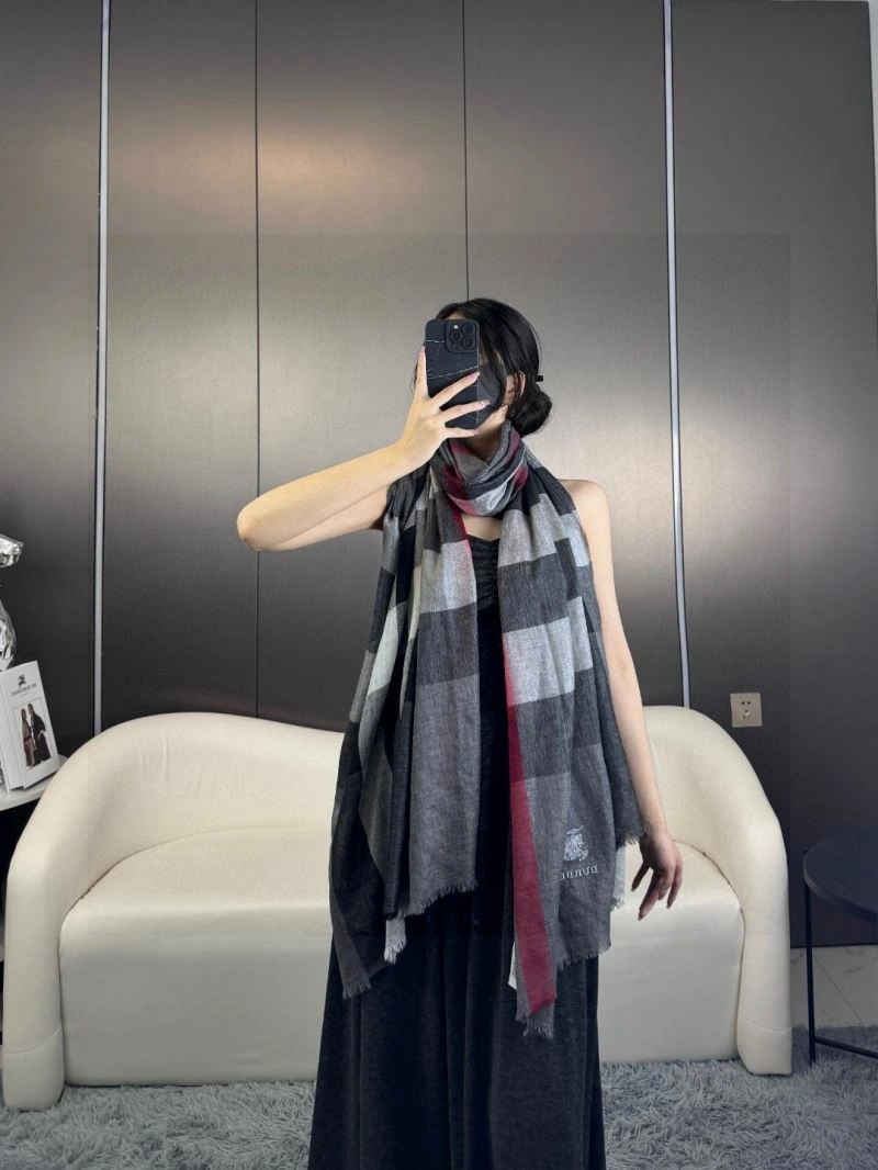 Low-cost Burberry Scarf