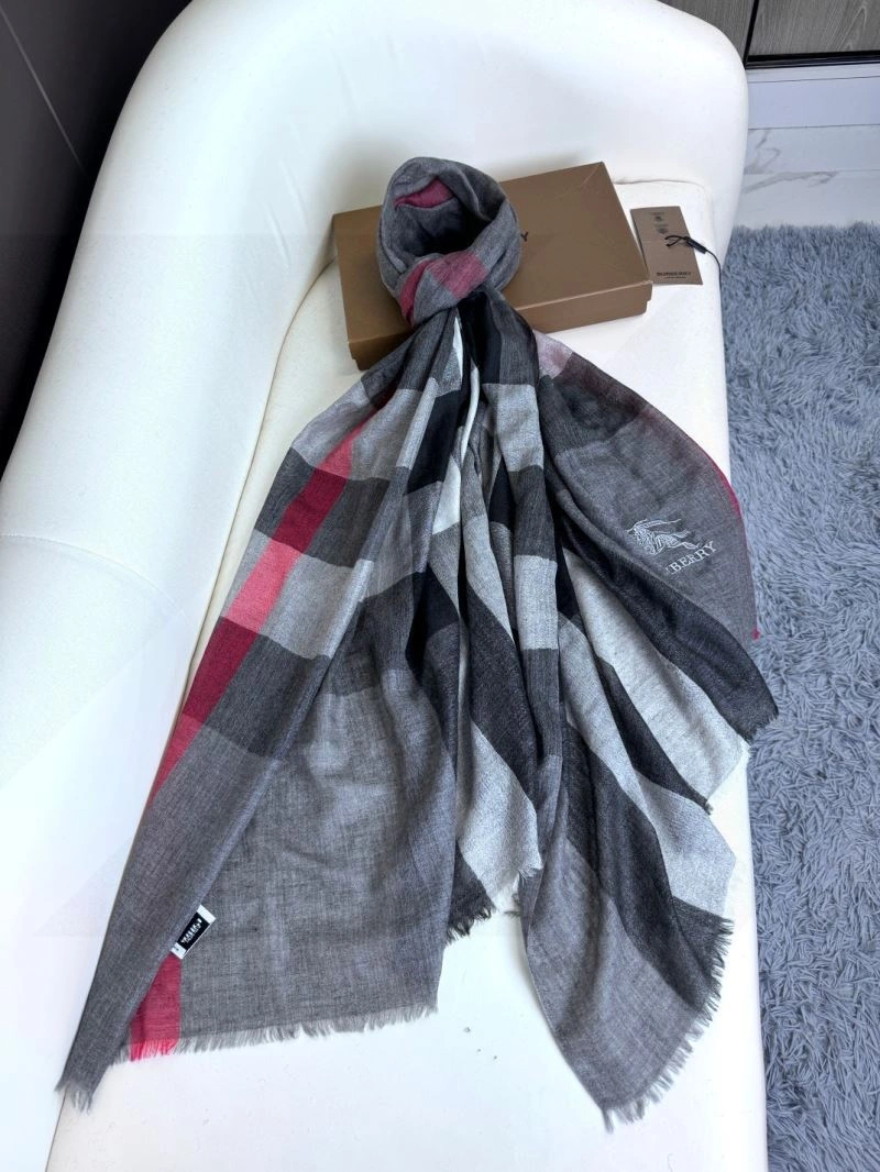 Low-cost Burberry Scarf