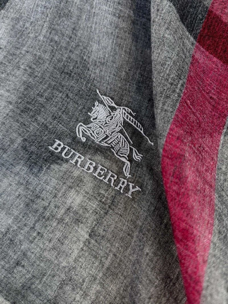Low-cost Burberry Scarf