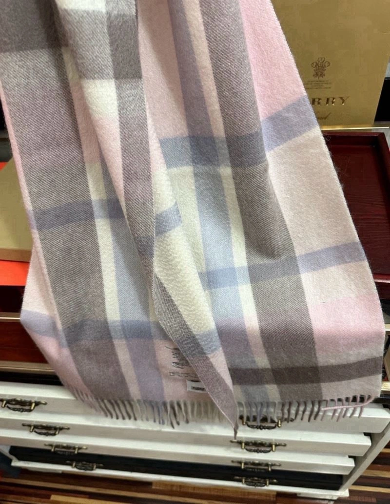 Top match Burberry Scarf
