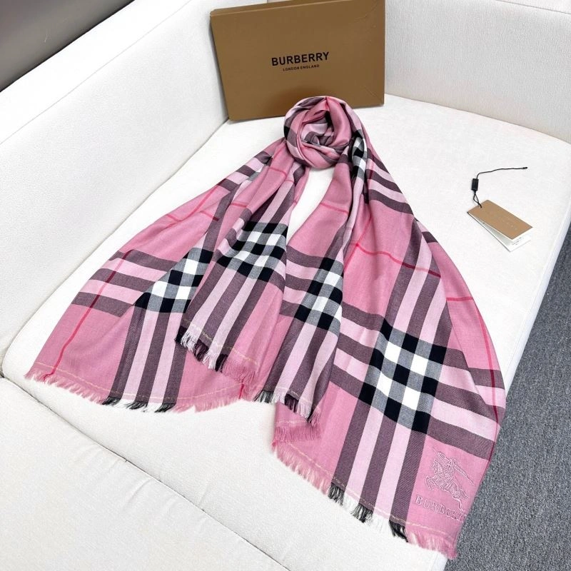 Accurate model Burberry Scarf