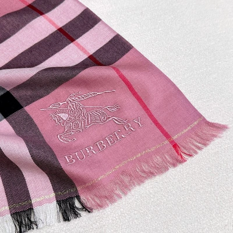 Accurate model Burberry Scarf