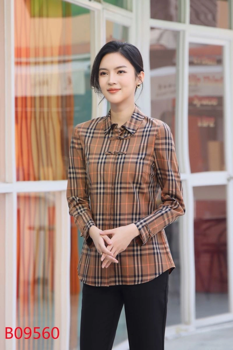 Accurate model Burberry Shirts
