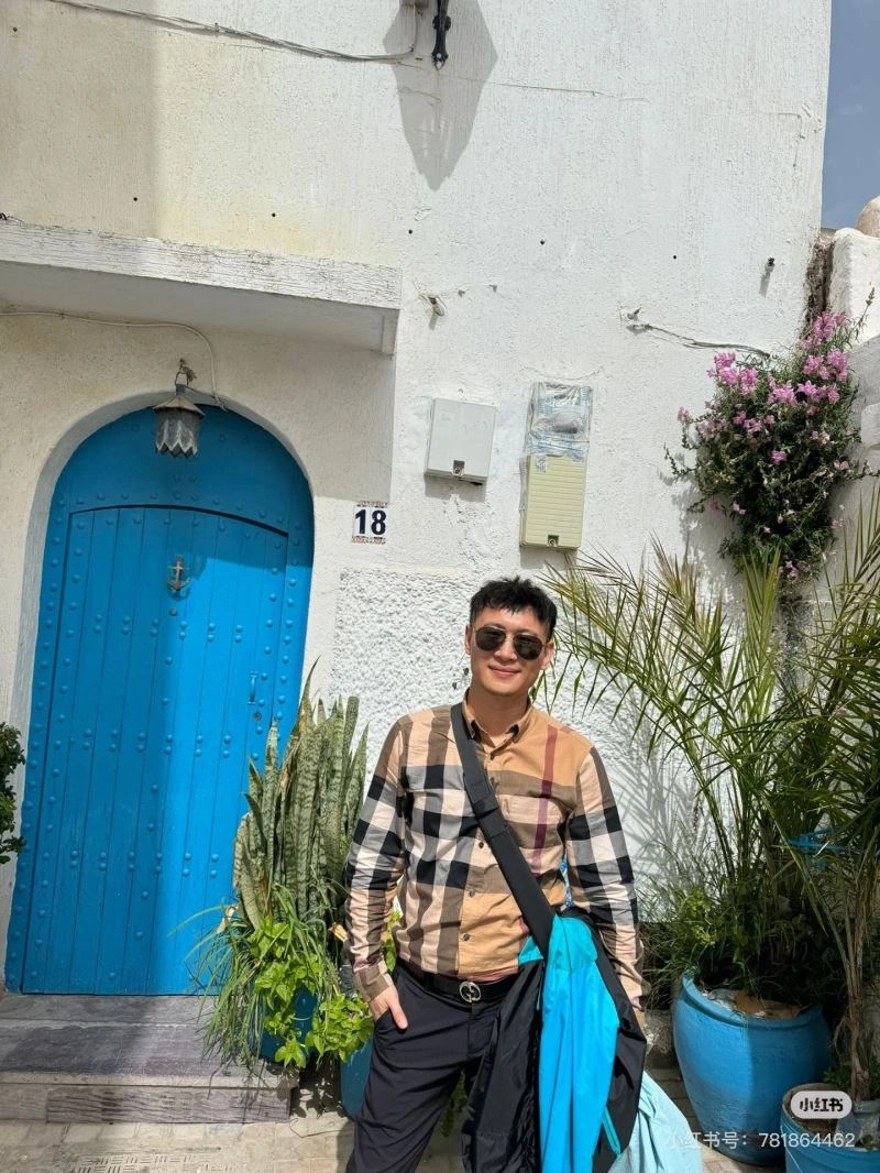 Accurate model Burberry Shirts