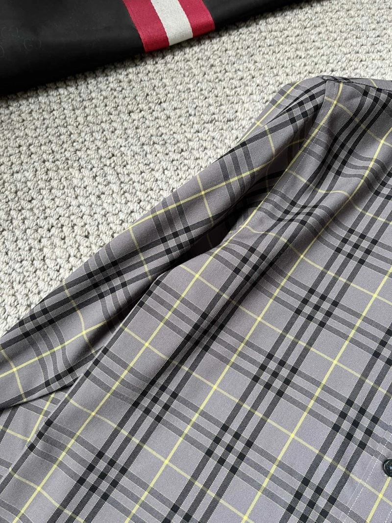 Accurate model Burberry Shirts