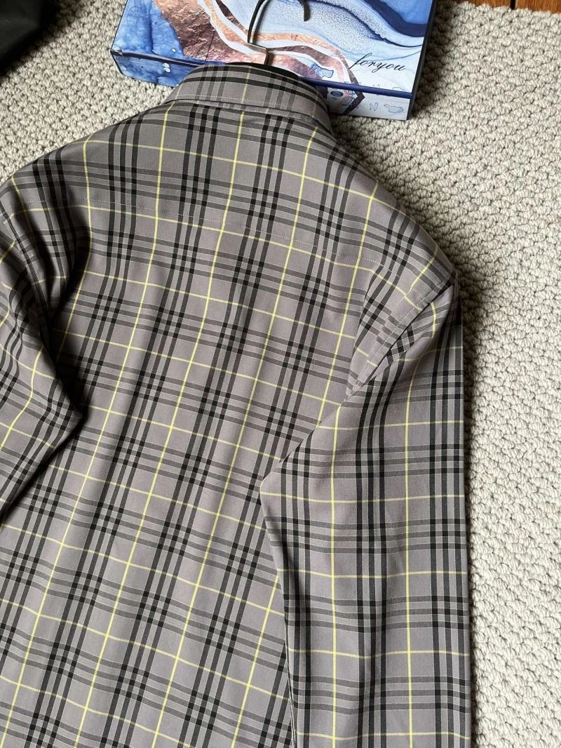 Accurate model Burberry Shirts
