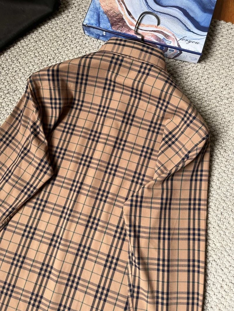 Accurate model Burberry Shirts