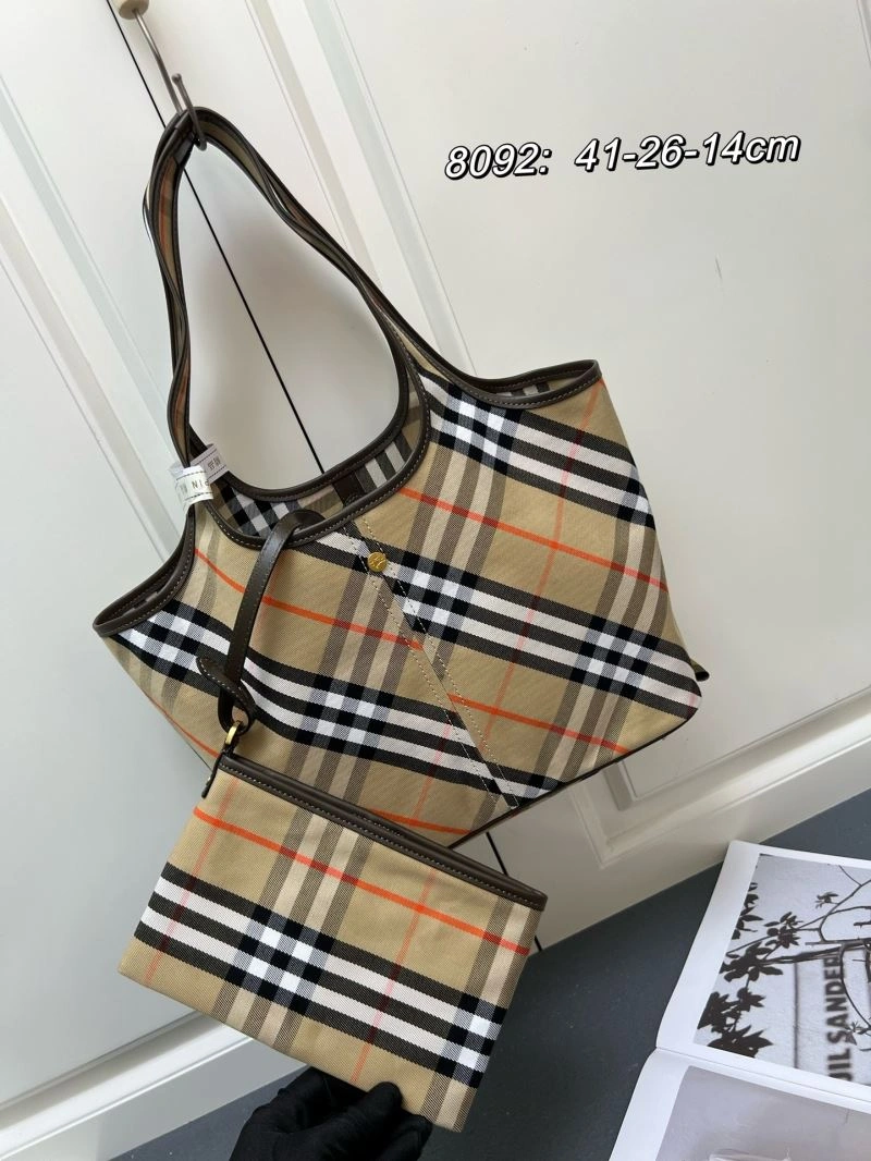Accurate model Burberry Shopping Bags