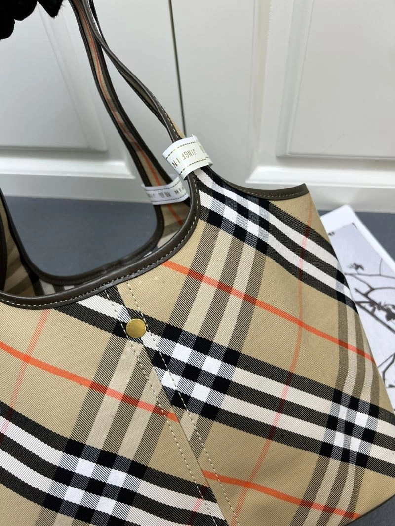 Accurate model Burberry Shopping Bags