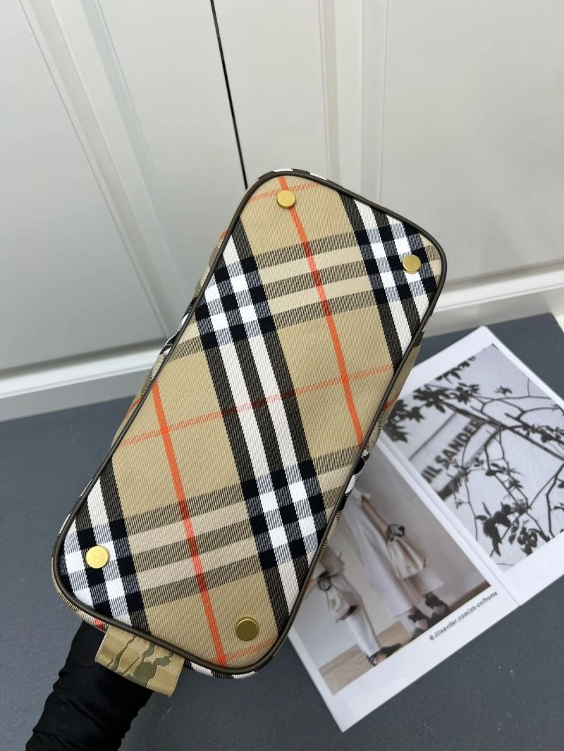 Accurate model Burberry Shopping Bags