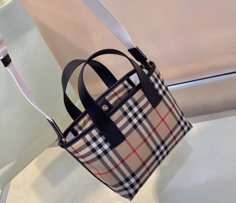 Low-cost Burberry Shopping Bags