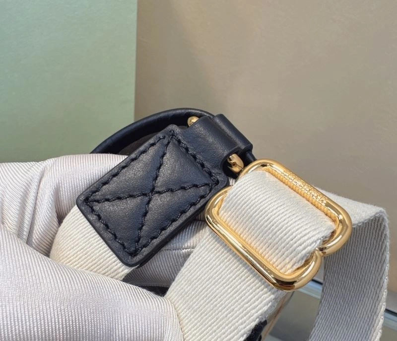 Low-cost Burberry Shopping Bags