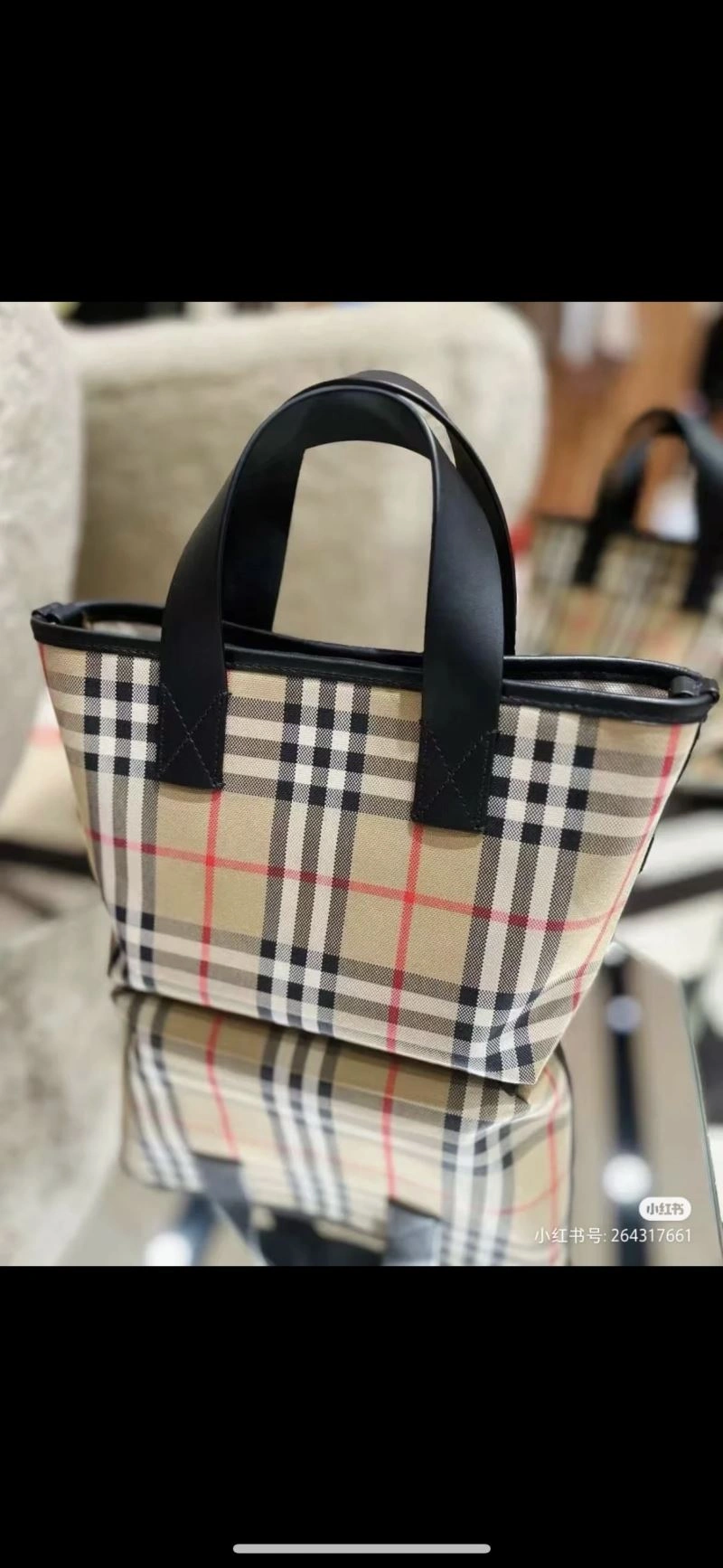 Low-cost Burberry Shopping Bags
