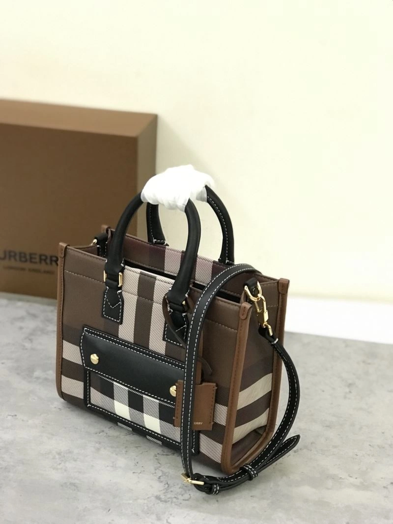 Low-cost Burberry Shopping Bags