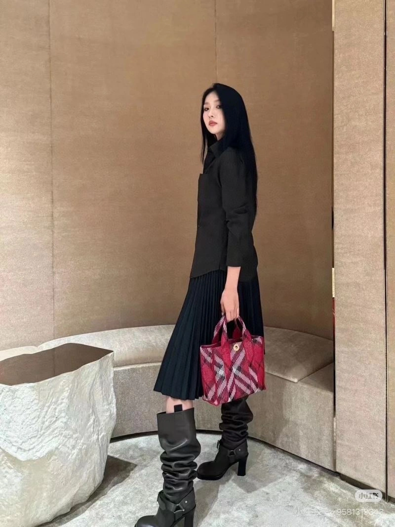 Factory-made Burberry Shopping Bags