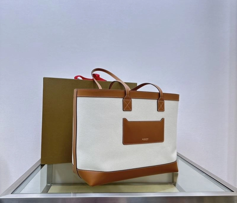 Accurate model Burberry Shopping Bags